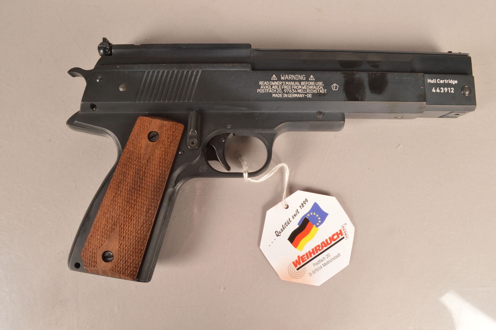 Lot 892 - A Weihrauch HW45 air pistol,