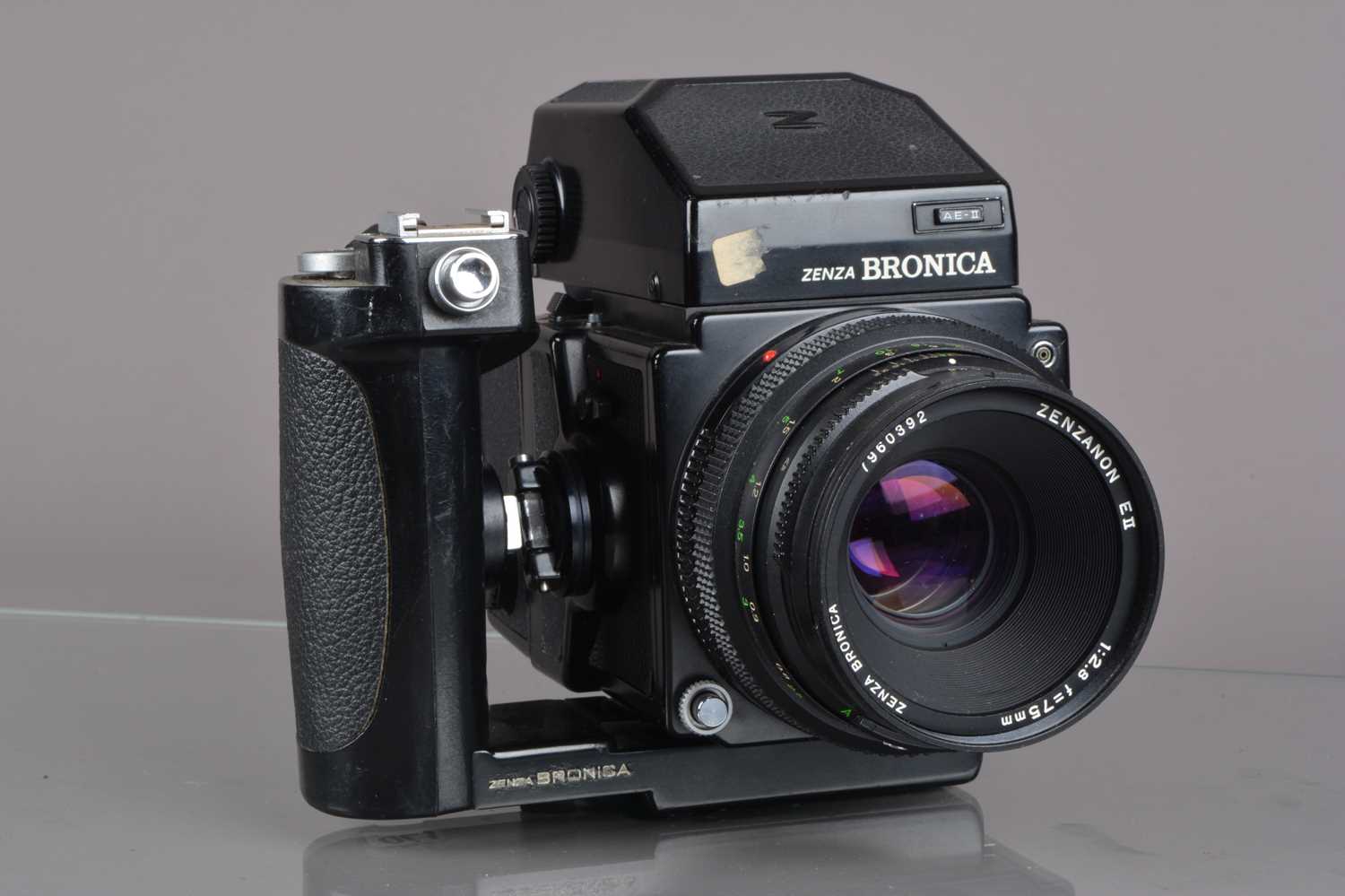 Lot 341 - A Zenza Bronica ETRS Camera,