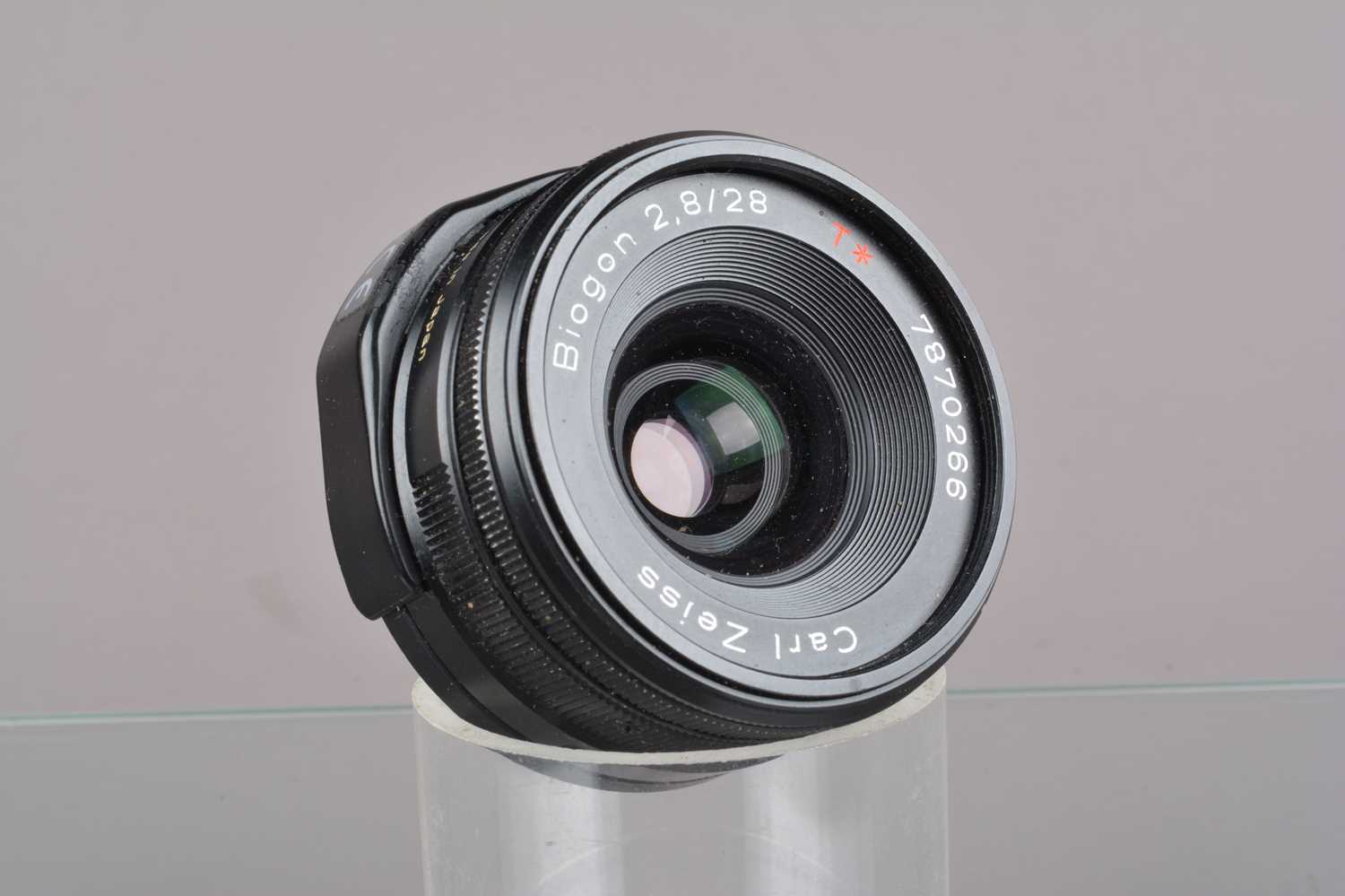 Lot 409 - A Carl Zeiss T* 28mm f/2.8 Biogon Lens,