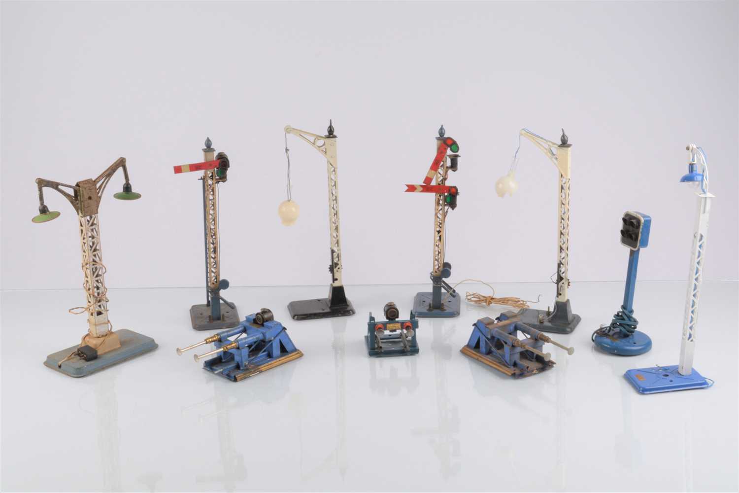 Lot 43 - Hornby 0 Gauge Electrical Illuminated Signals