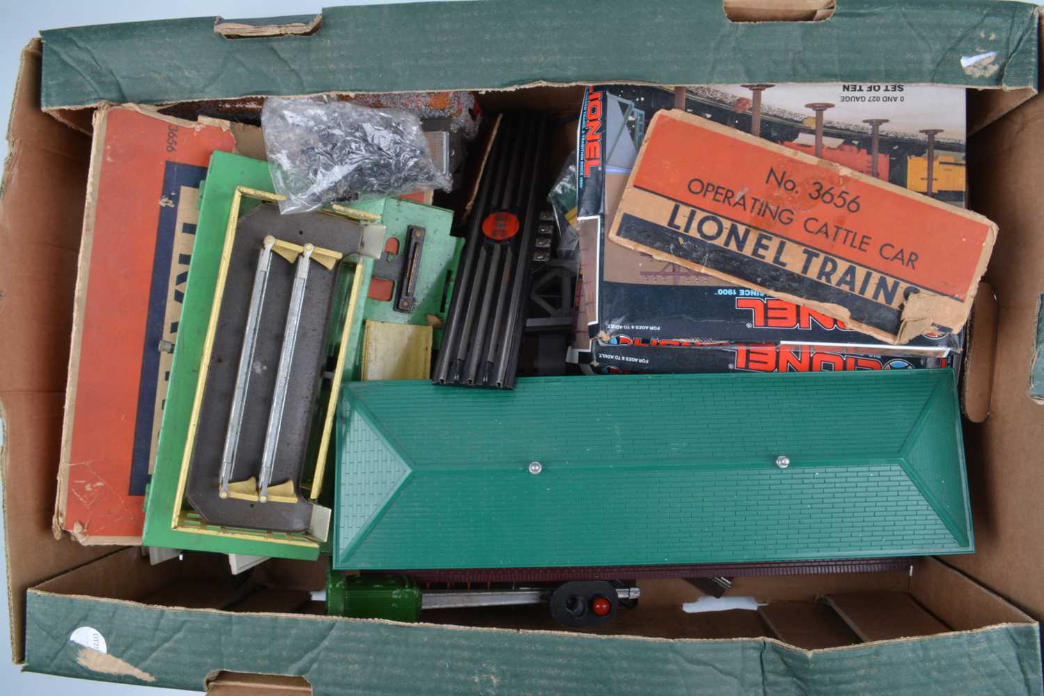 Lot 268 A Mel e Of Lionel 0 Gauge Rolling Stock And lot-268-a-mel-e-of-lionel-0-gauge-rolling-stock-and