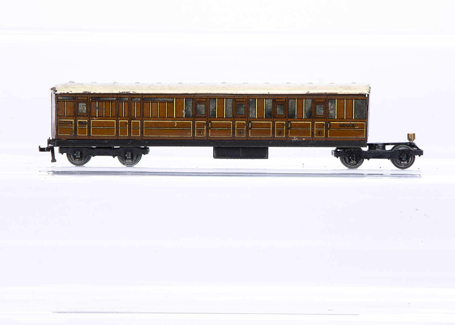 Lot 335 - Hornby-Dublo 00 Gauge LNER Teak Brake third
