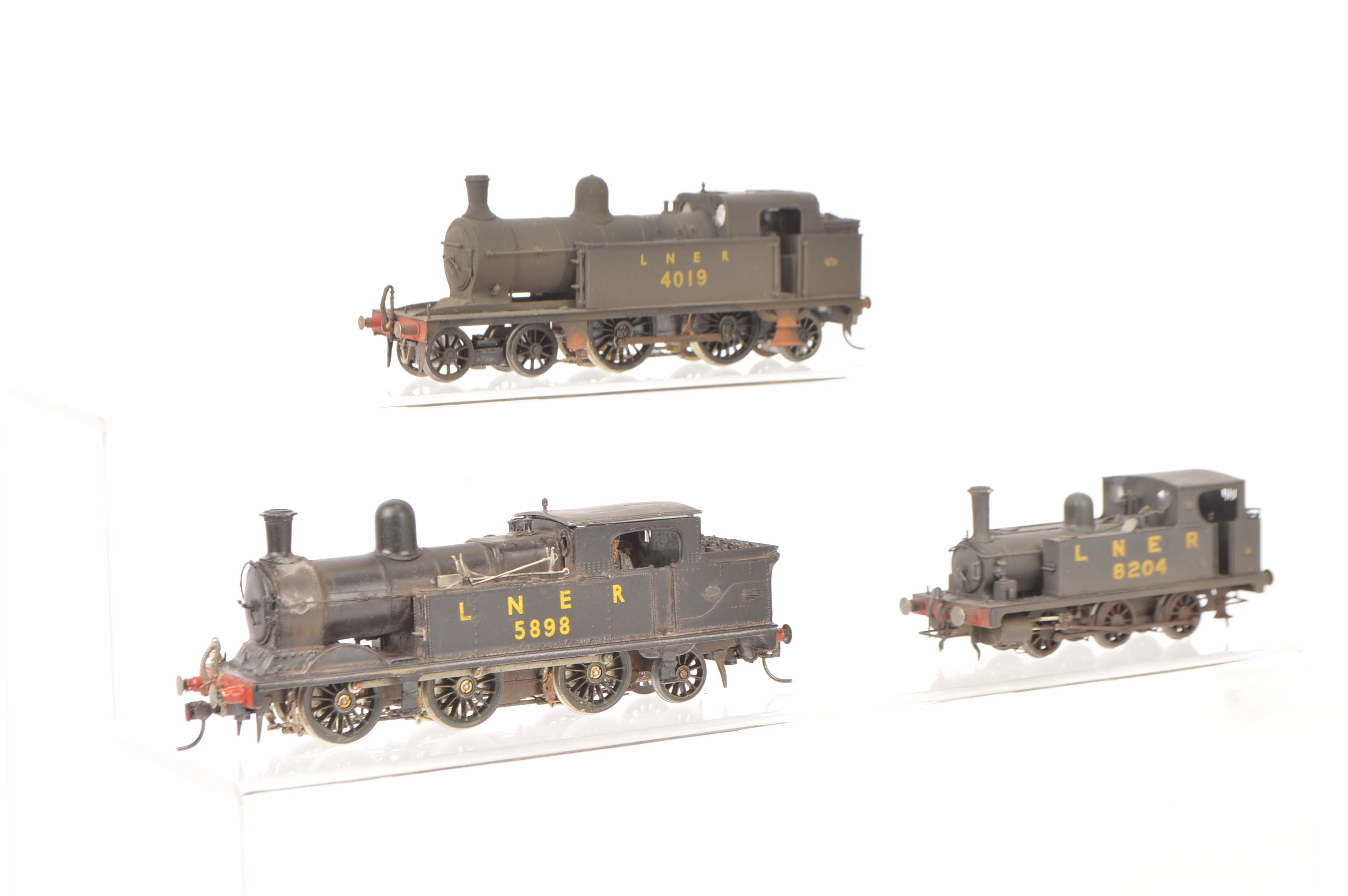 Lot 320 - Kitbuilt 00 Gauge LNER black Tank Engines,