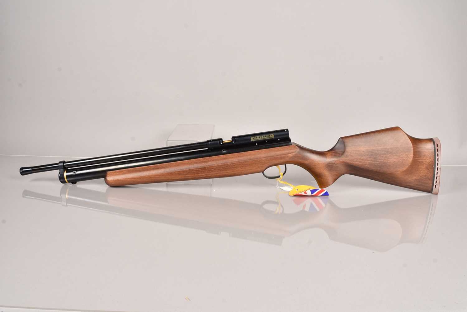 Lot 1014 - A Webley Raider CO2 .22 Air Rifle,
