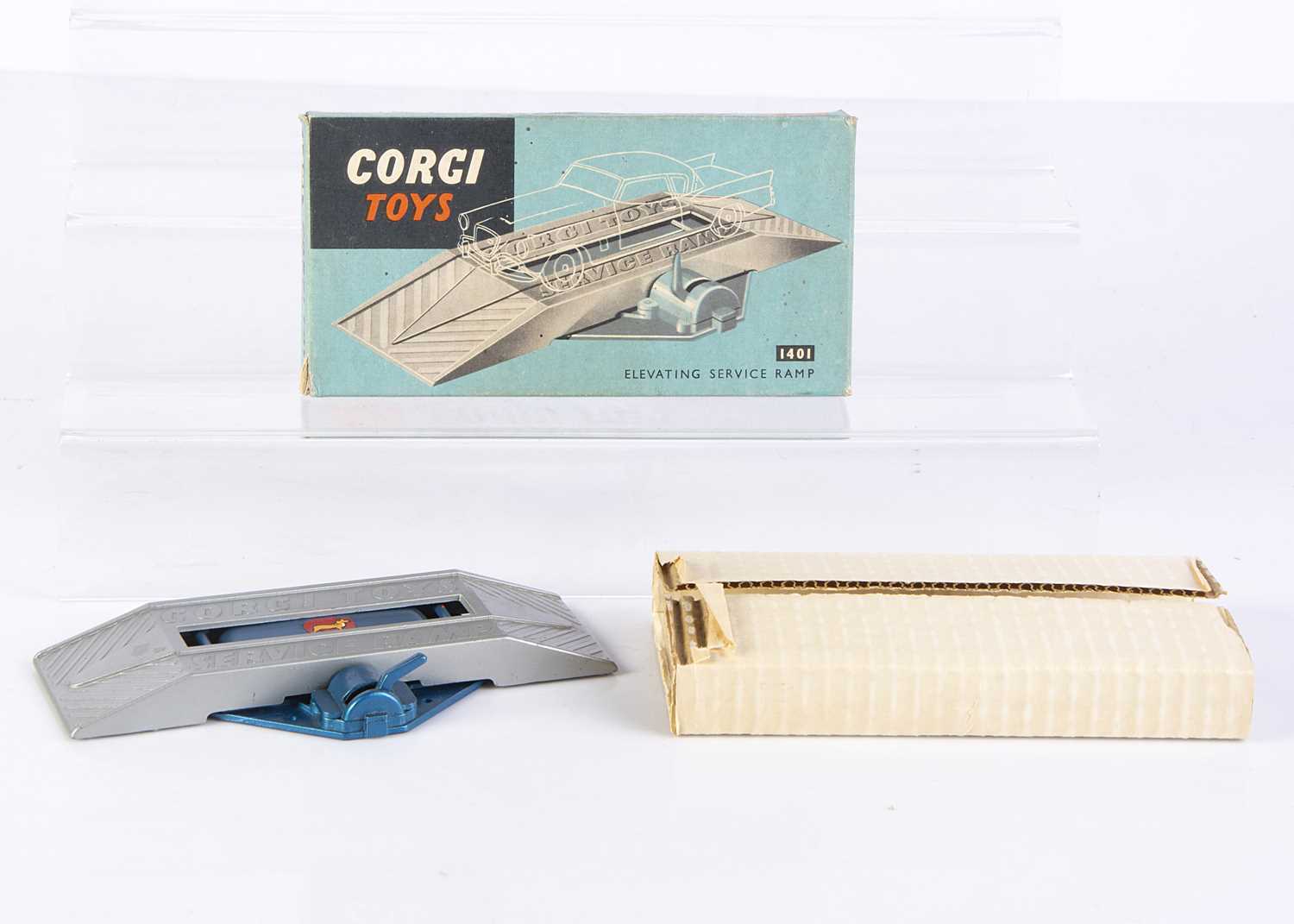 Lot 233 - Corgi Toys 1401 Elevating Service Ramp,
