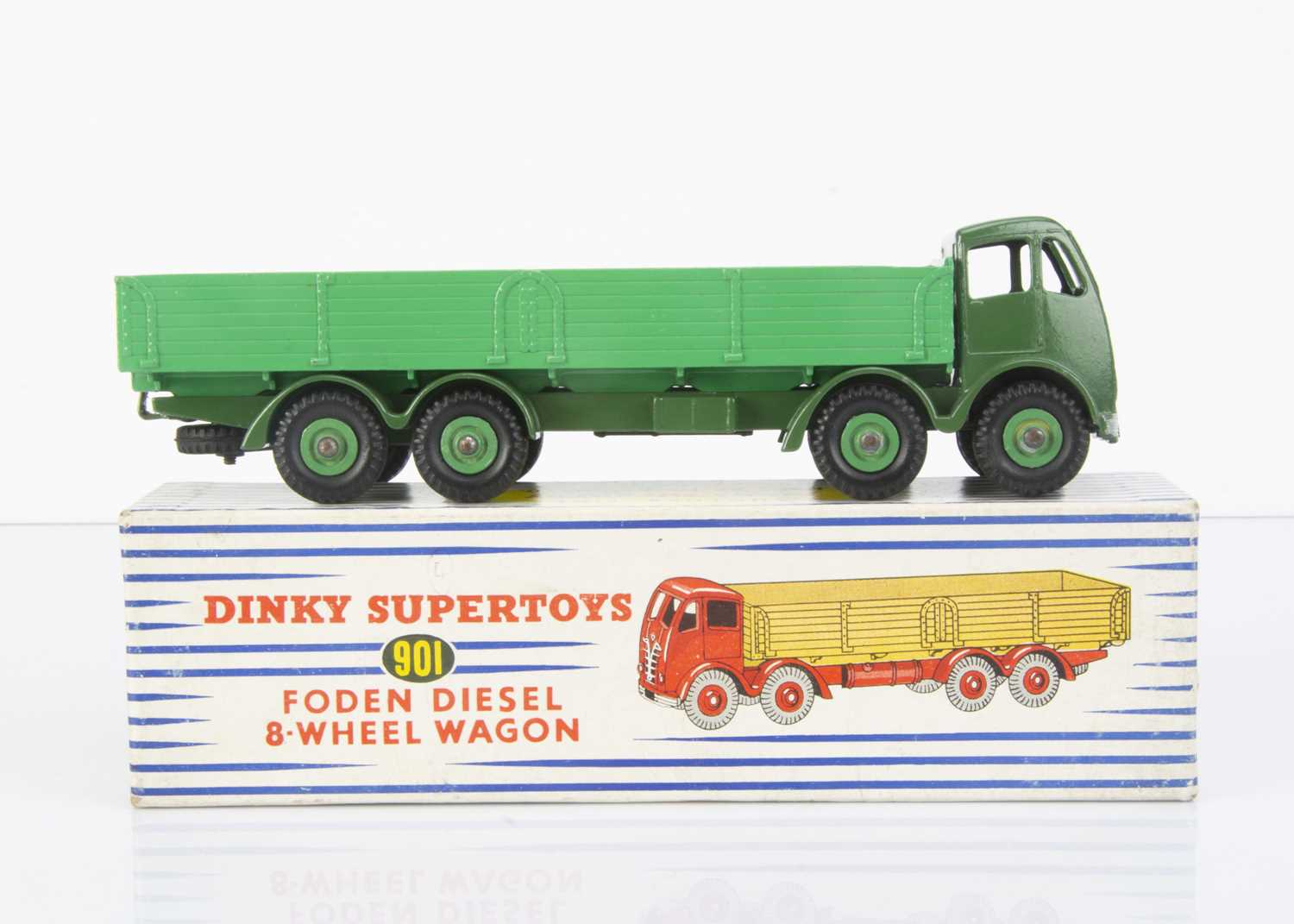 Lot 127 - A Dinky Supertoys 901 Foden Diesel 8-Wheel