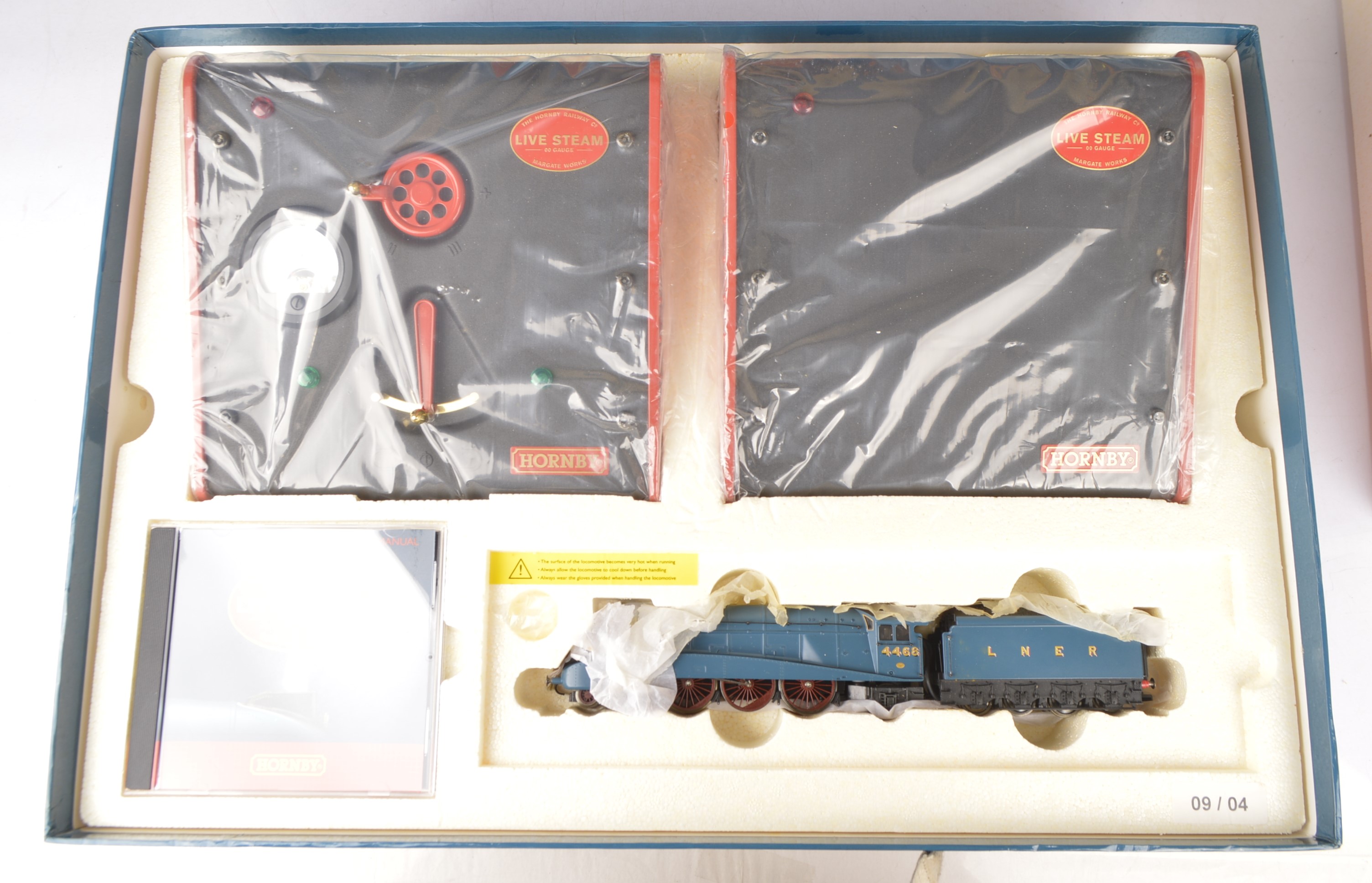 Lot 65 - Hornby 00 Gauge Live Steam Mallard Train Set,