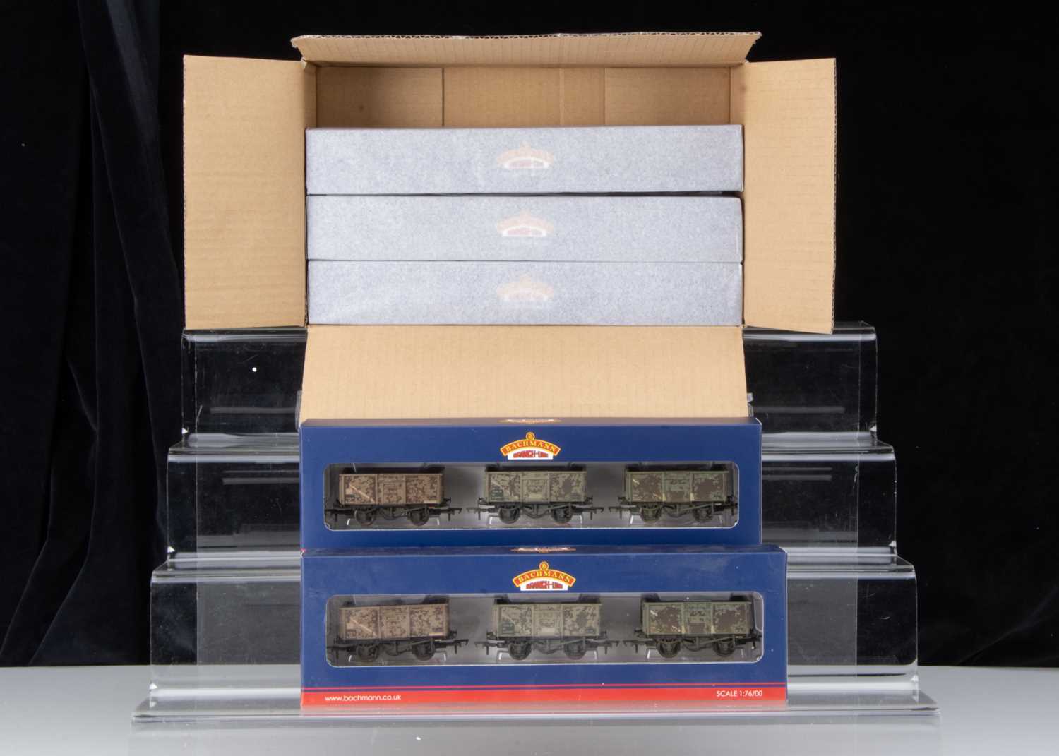 Lot 144 - Bachmann OO Gauge Sets of Weathered Steel