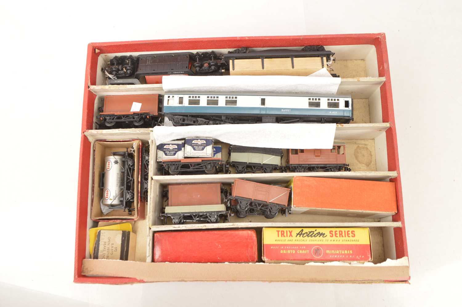 Lot 198 - Late Trix TTR 00 Gauge Freight Stock (22+),