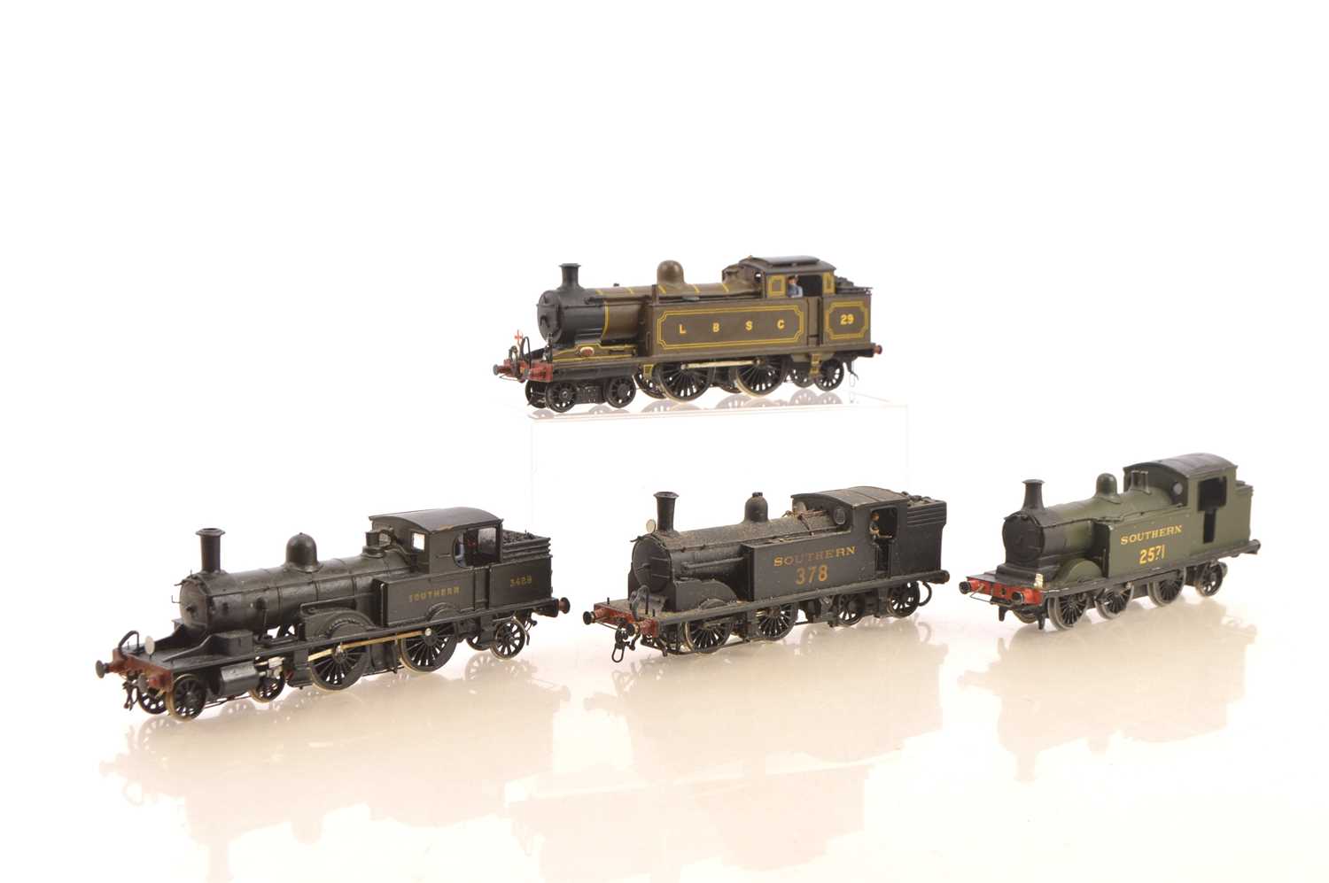 Lot 253 - Kitbuilt 00 Gauge SR and LBSC larger Tank