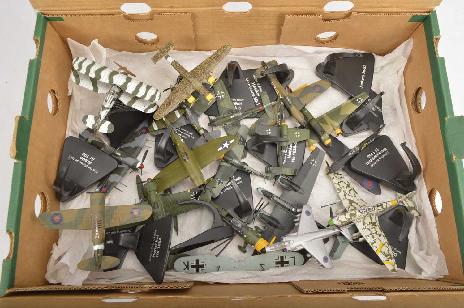 Lot 307 - WWI and Later Mainly Military Aircraft, 1:72