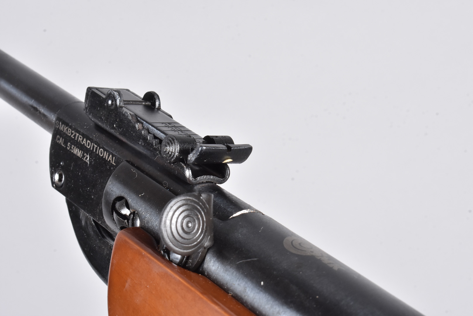 Lot 810 - An SMK B2 Traditional .22 Break Barrel Air