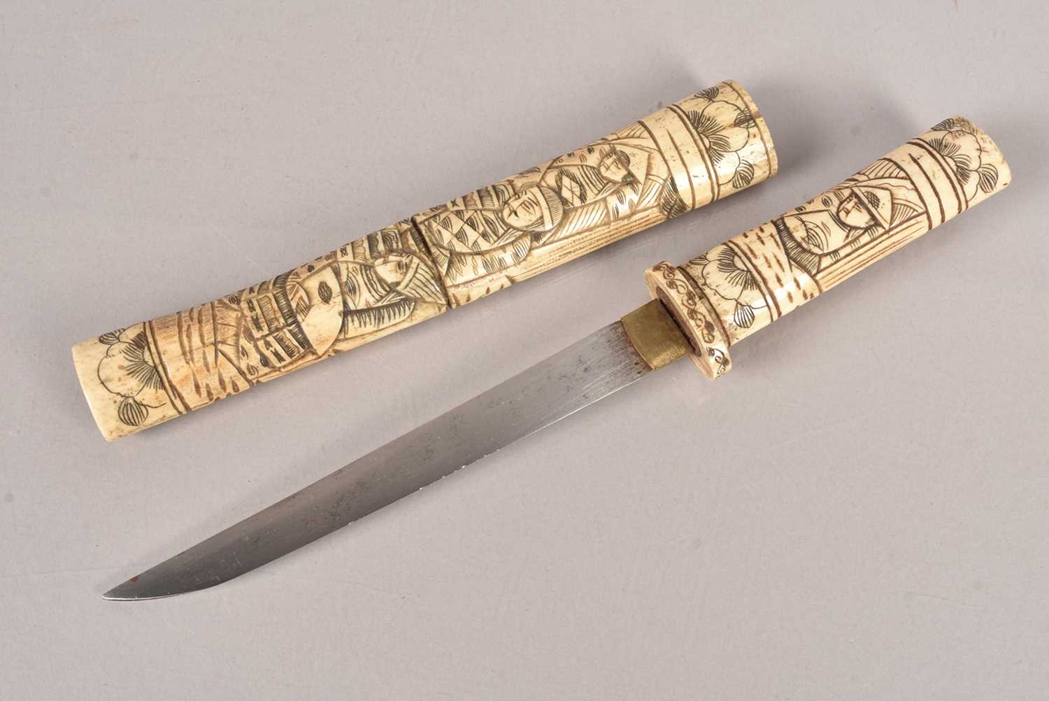 Lot 968 - A Japanese Bone Tanto,