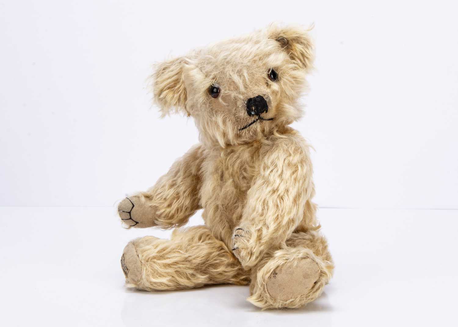 Lot 272 - A 1930s Merrythought teddy bear,