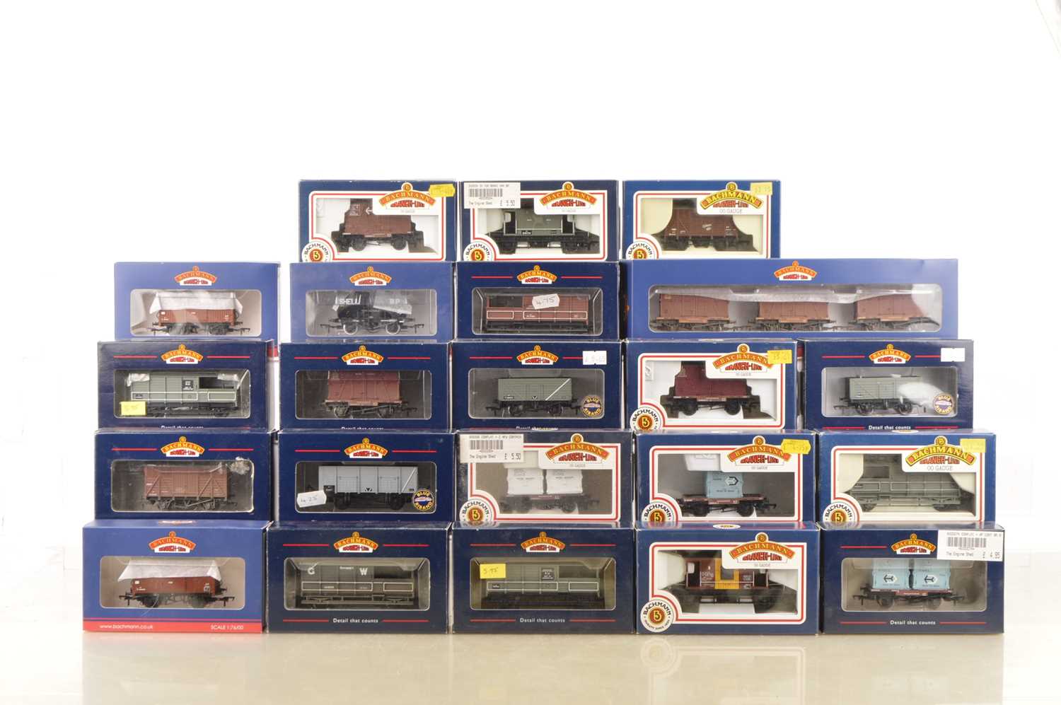 Lot 331 - Bachmann boxed 00 gauge 4-wheel Goods