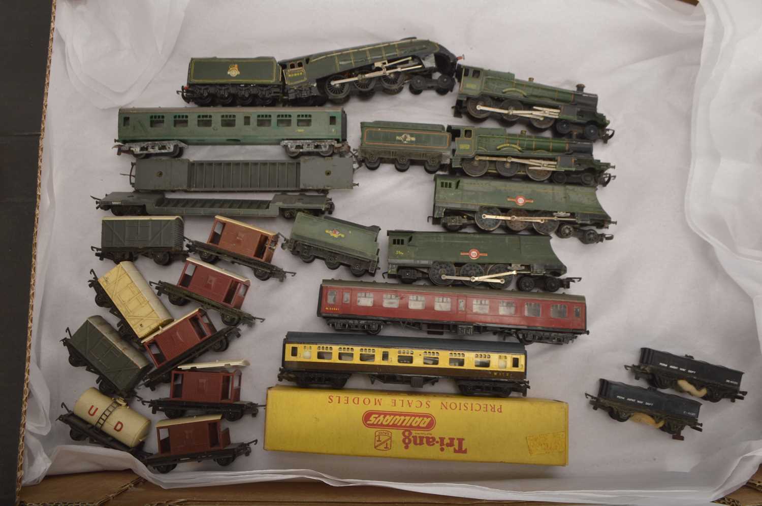 Lot 519 - Tri-ang and Gem TT Gauge Locomotives and