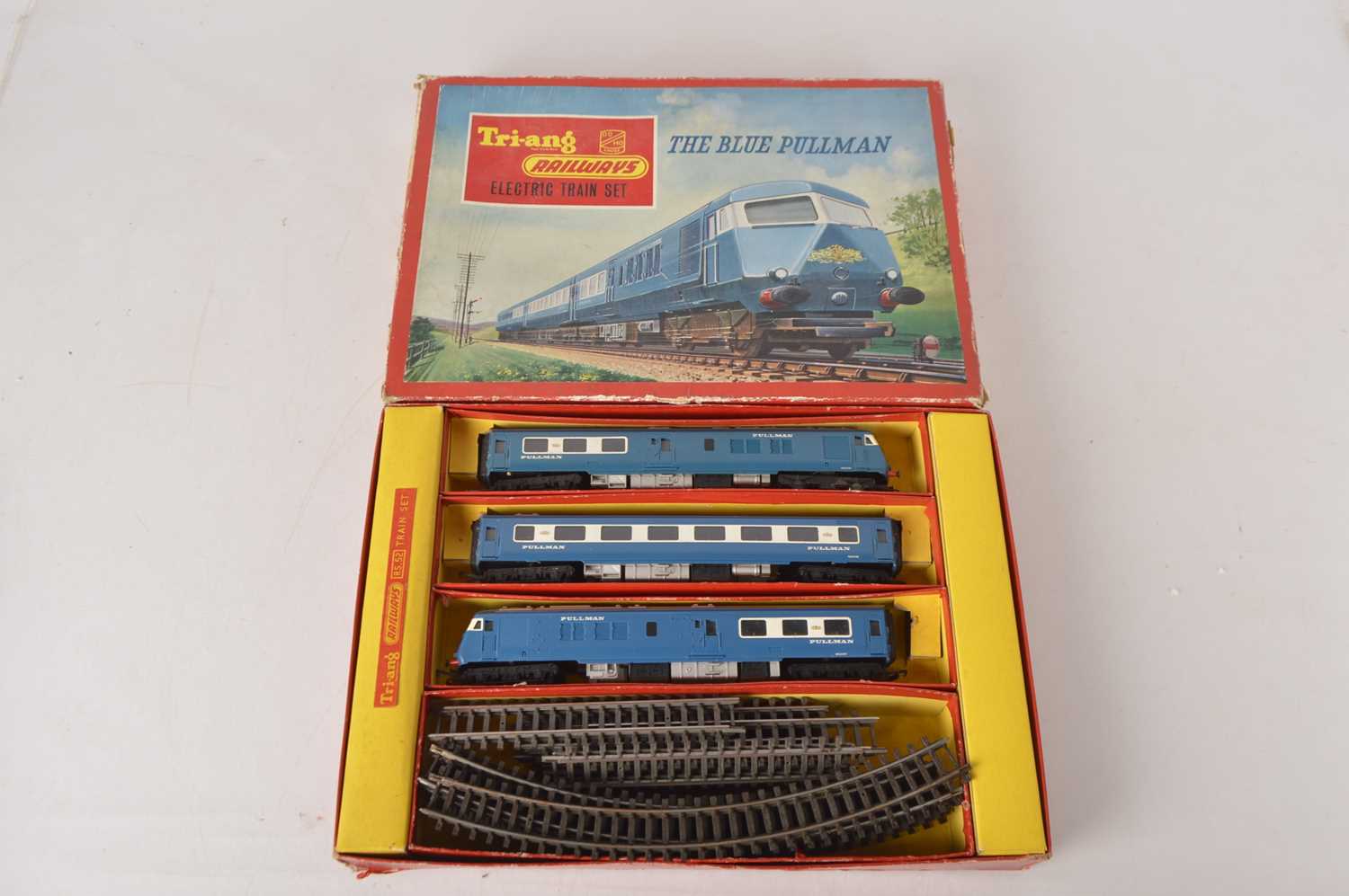 Lot 523 - Tri-ang Blue Pullman 00 gauge set in