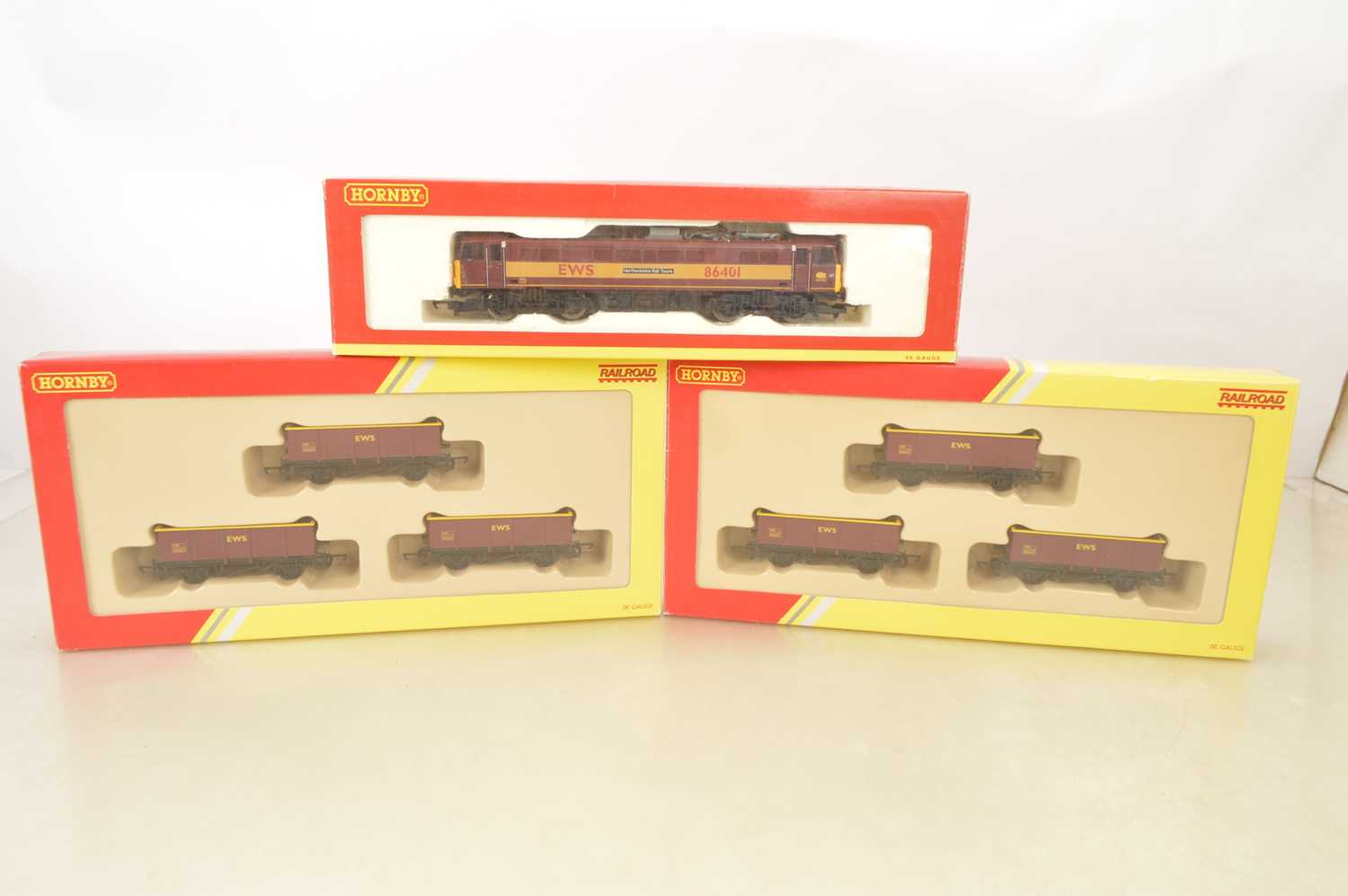Lot 574 - Hornby 00 Gauge boxed Class 86 EWS maroon