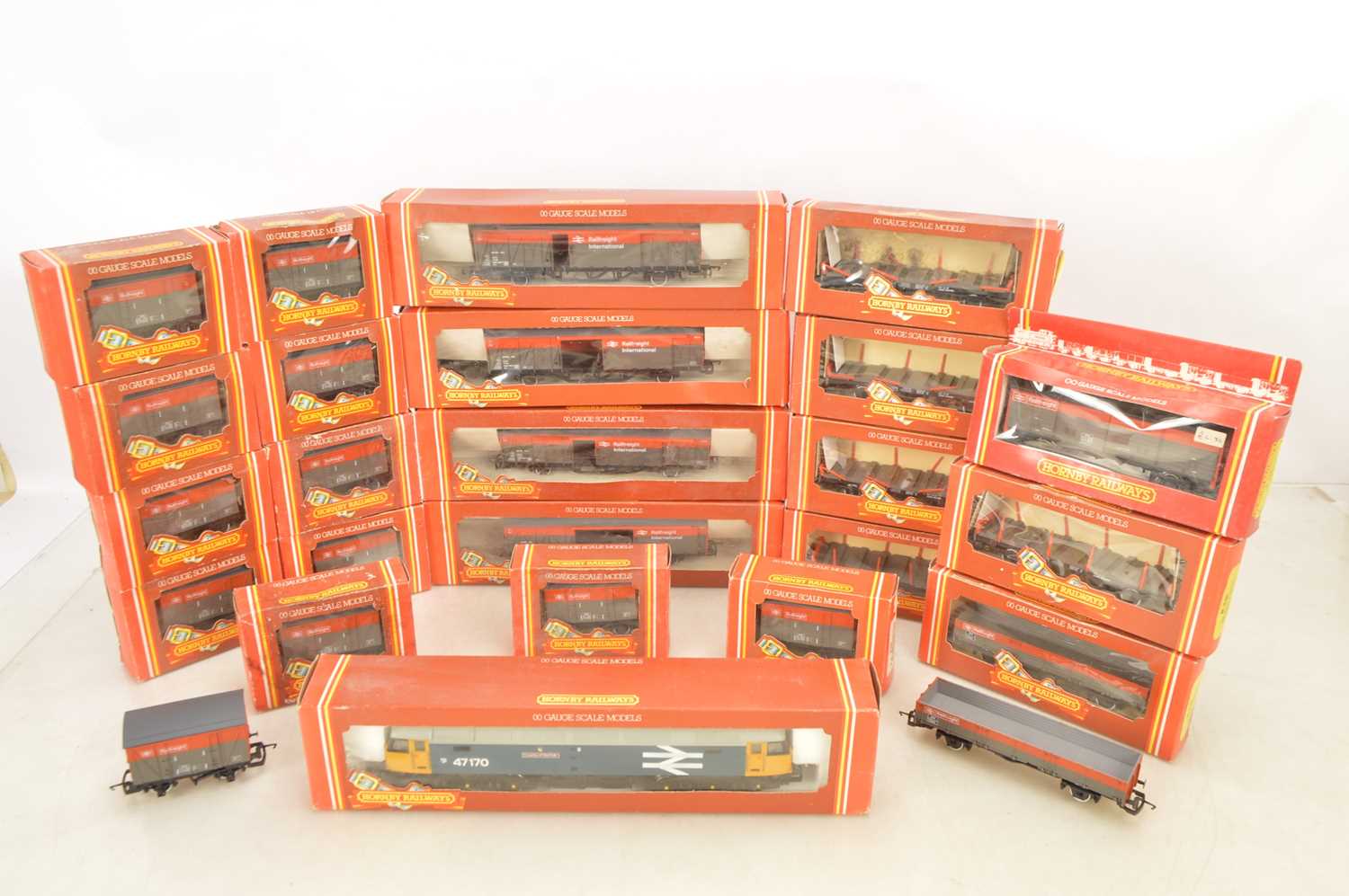 Lot 577 - Hornby Diesel locomotive and Railfreight
