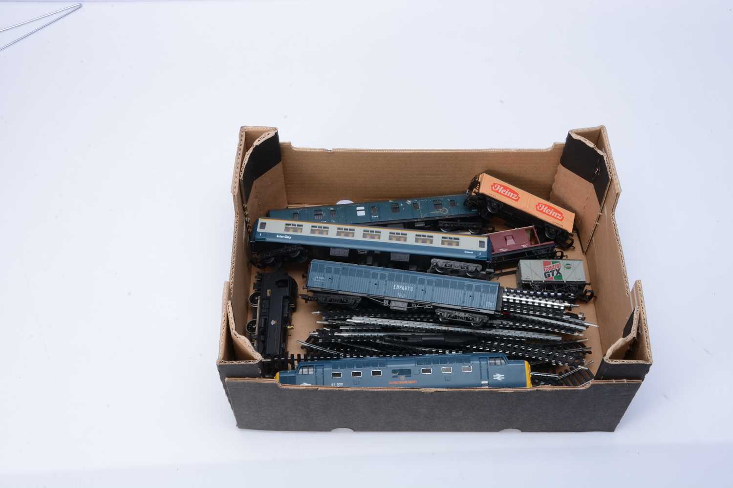 Lot 748 - Lima 00 and H0 gauge Locomotives rolling