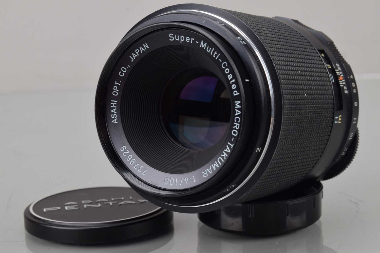 Lot 298 - An Asahi Super Multi Coated Macro Takumar