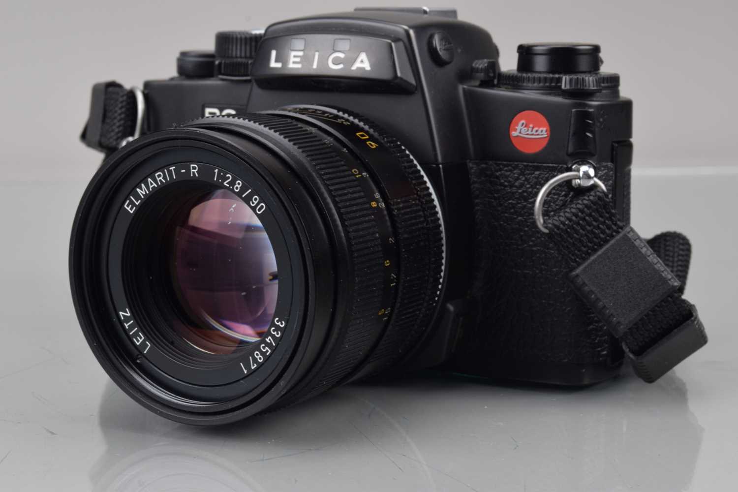 Lot 358 - A Leica R6.2 SLR Camera,
