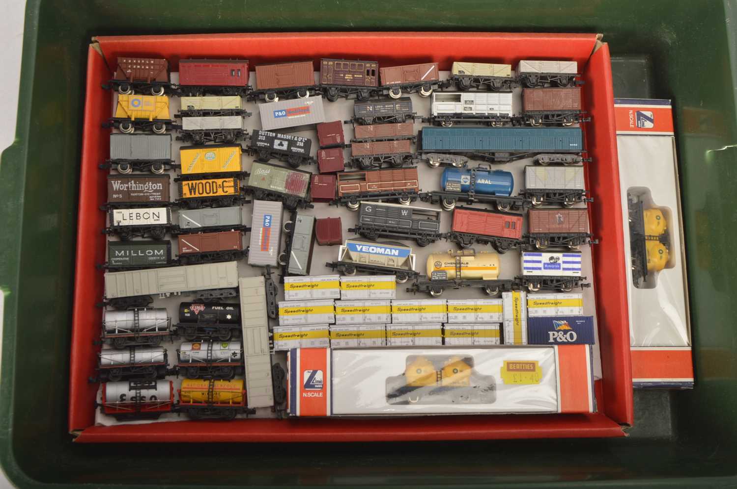 Lot 188 - N Gauge Goods Wagons (65),