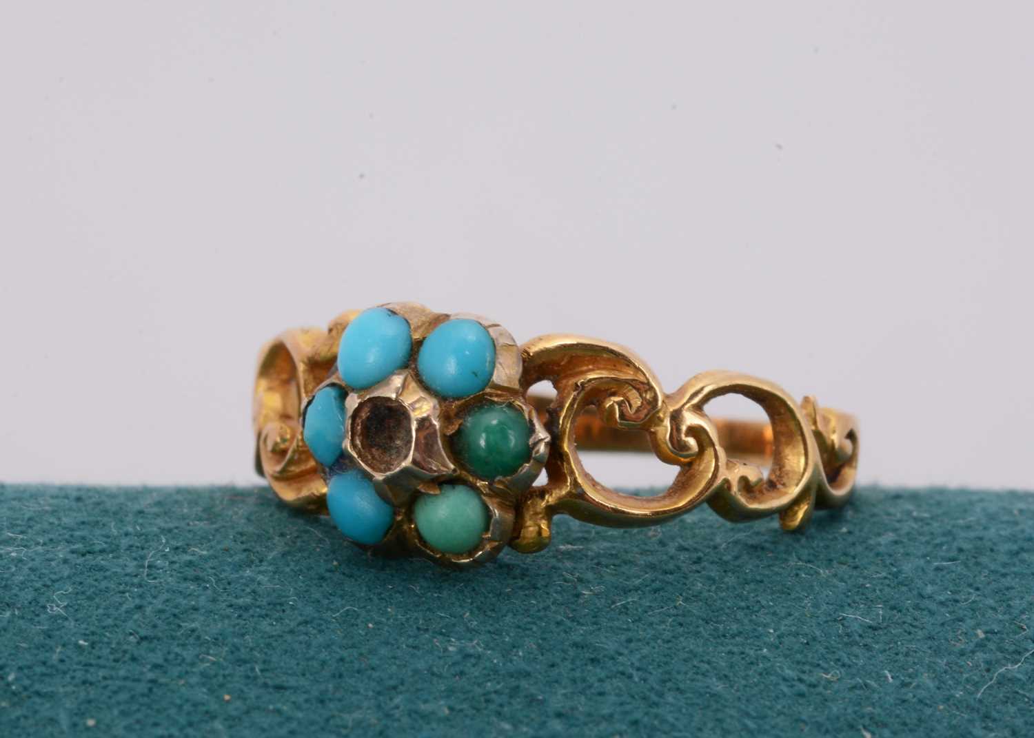 Lot 167 - A Victorian turquoise ring,