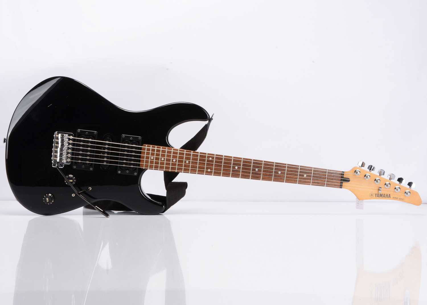 Lot 528 - Yamaha Electric Guitar,