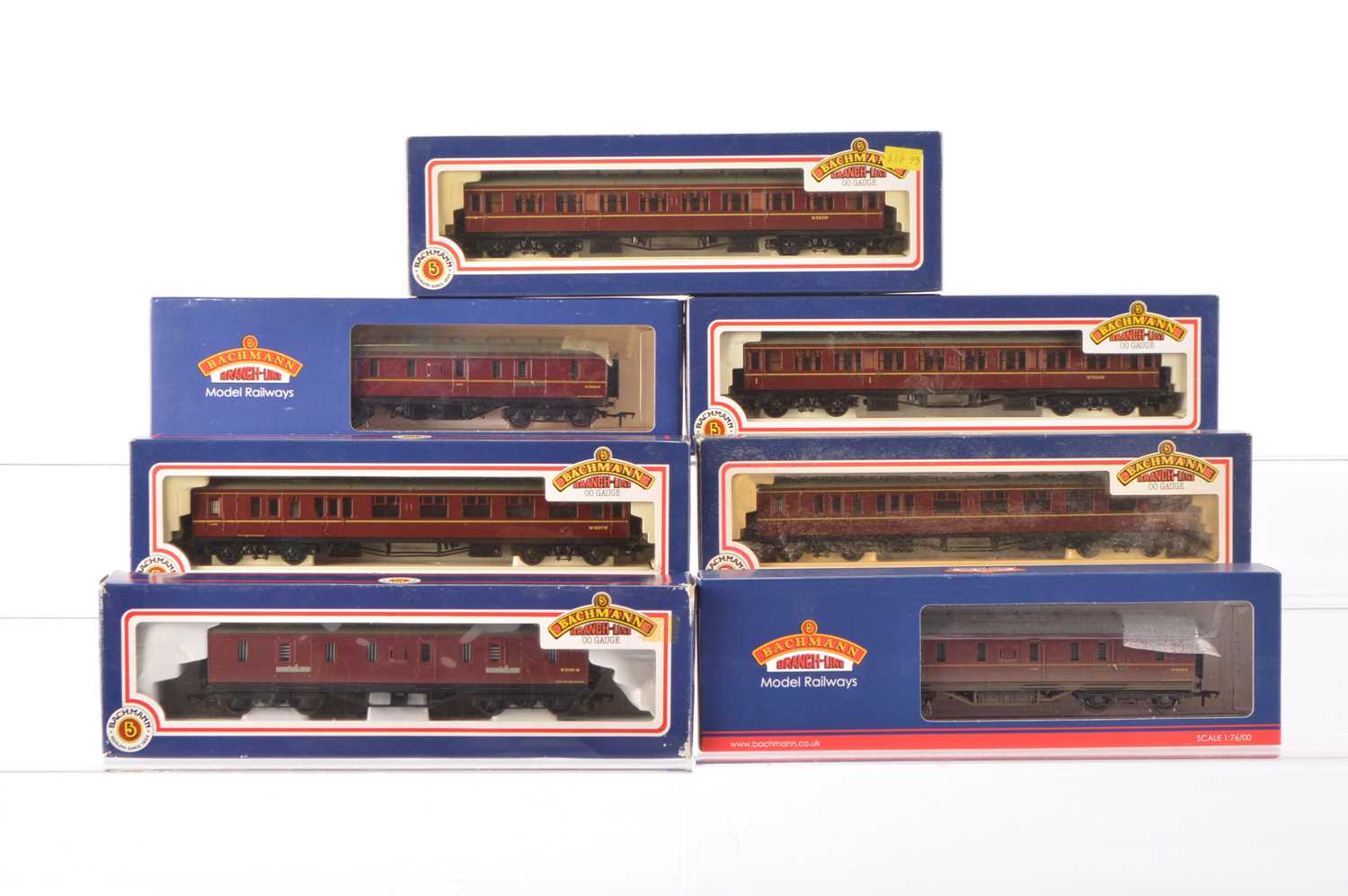 Lot 392 - Four Bachmann boxed 00 Gauge BR maroon