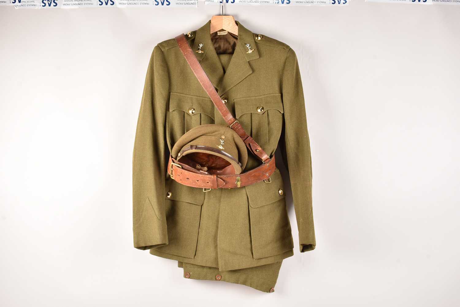 Lot 169 - A Royal Corps of Signal Uniform,