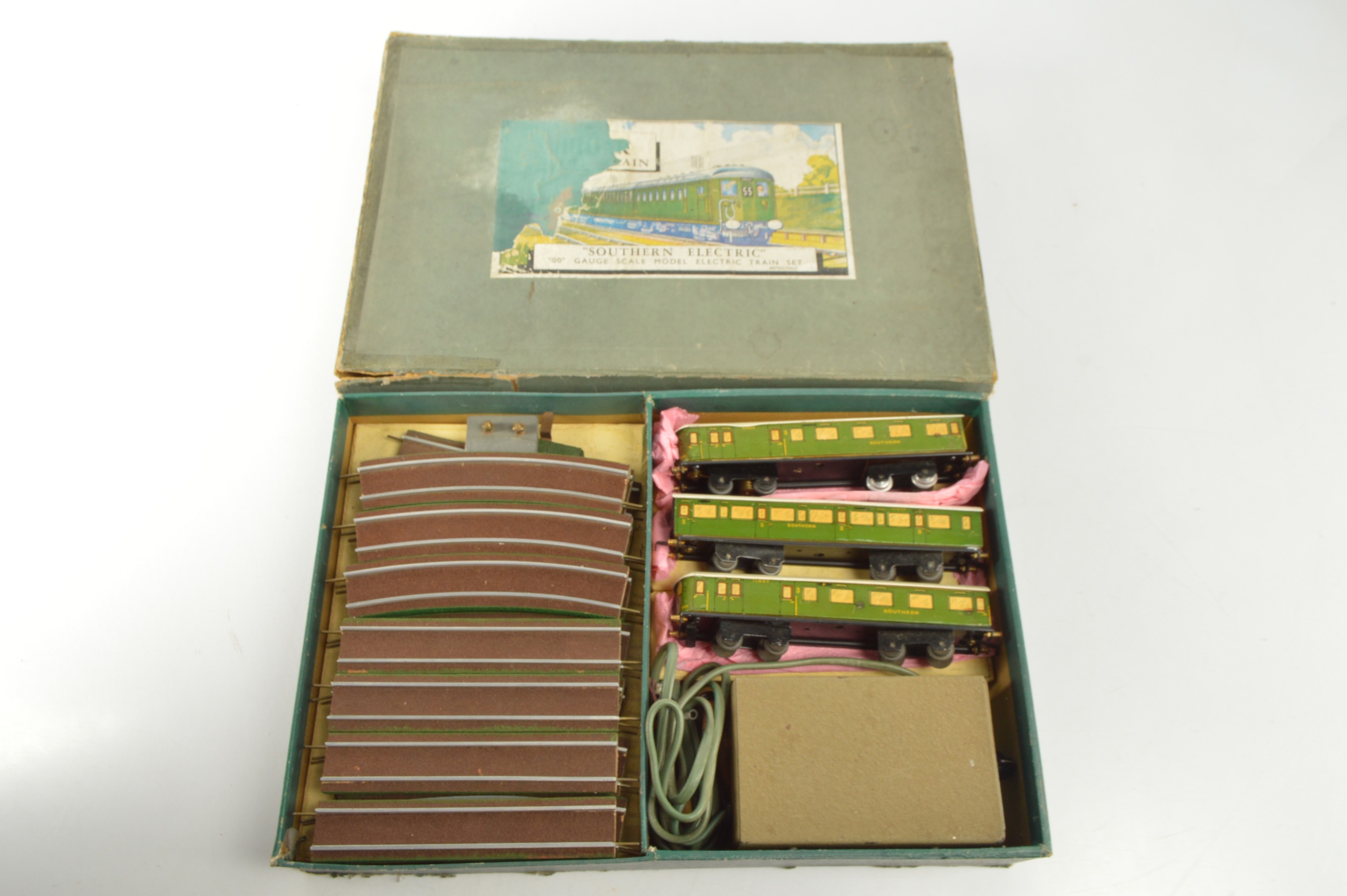 Lot 415 - Hugar 00 Gauge boxed Southern Electric EMU