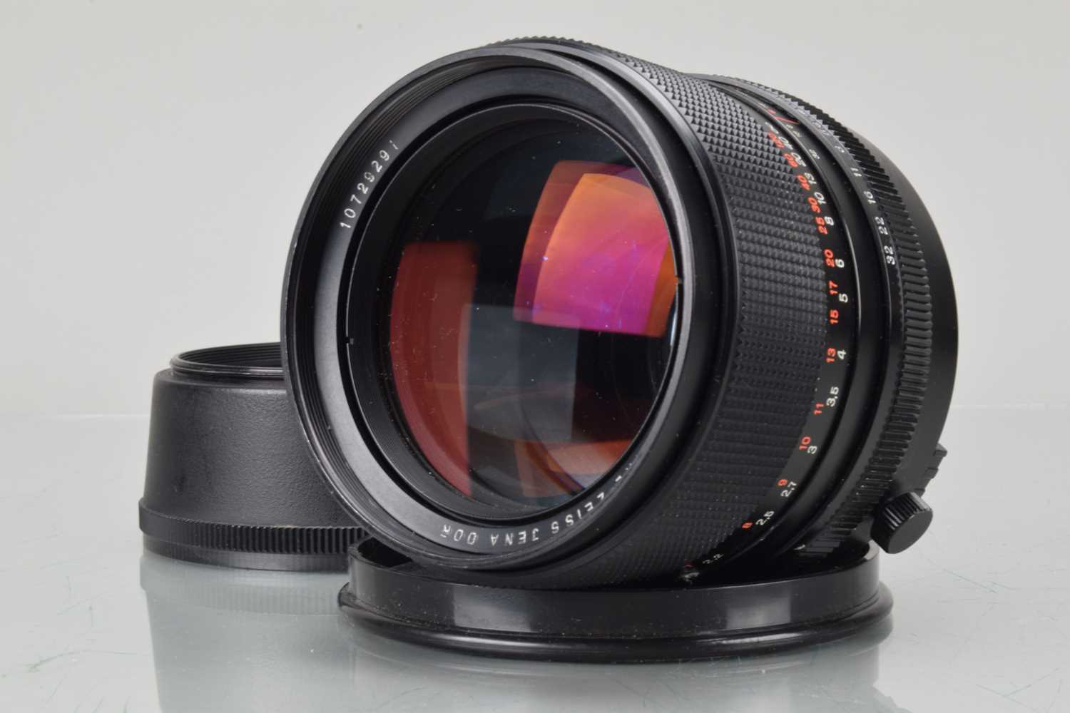Lot 139 - A Carl Zeiss Jena MC 180mm f/2.8 Sonnar Lens,