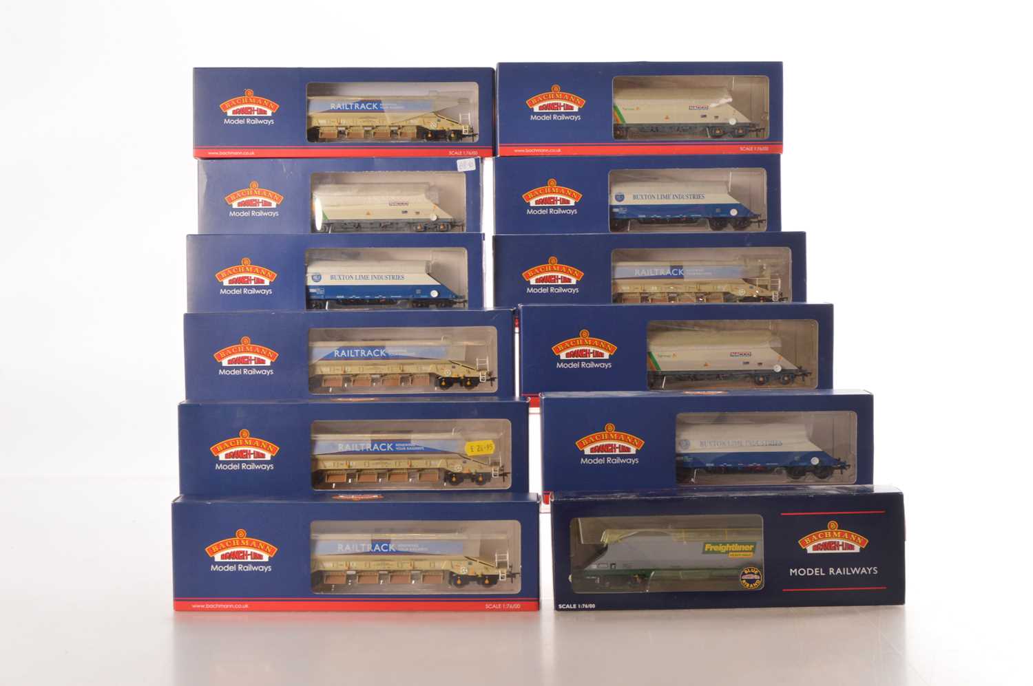 Lot 140 - Bachmann 00 Gauge JJA and JGA bogie Hopper